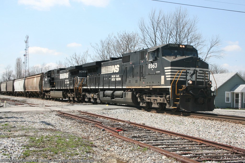 EB NS 8963, 9349 at Fairfield, Il..